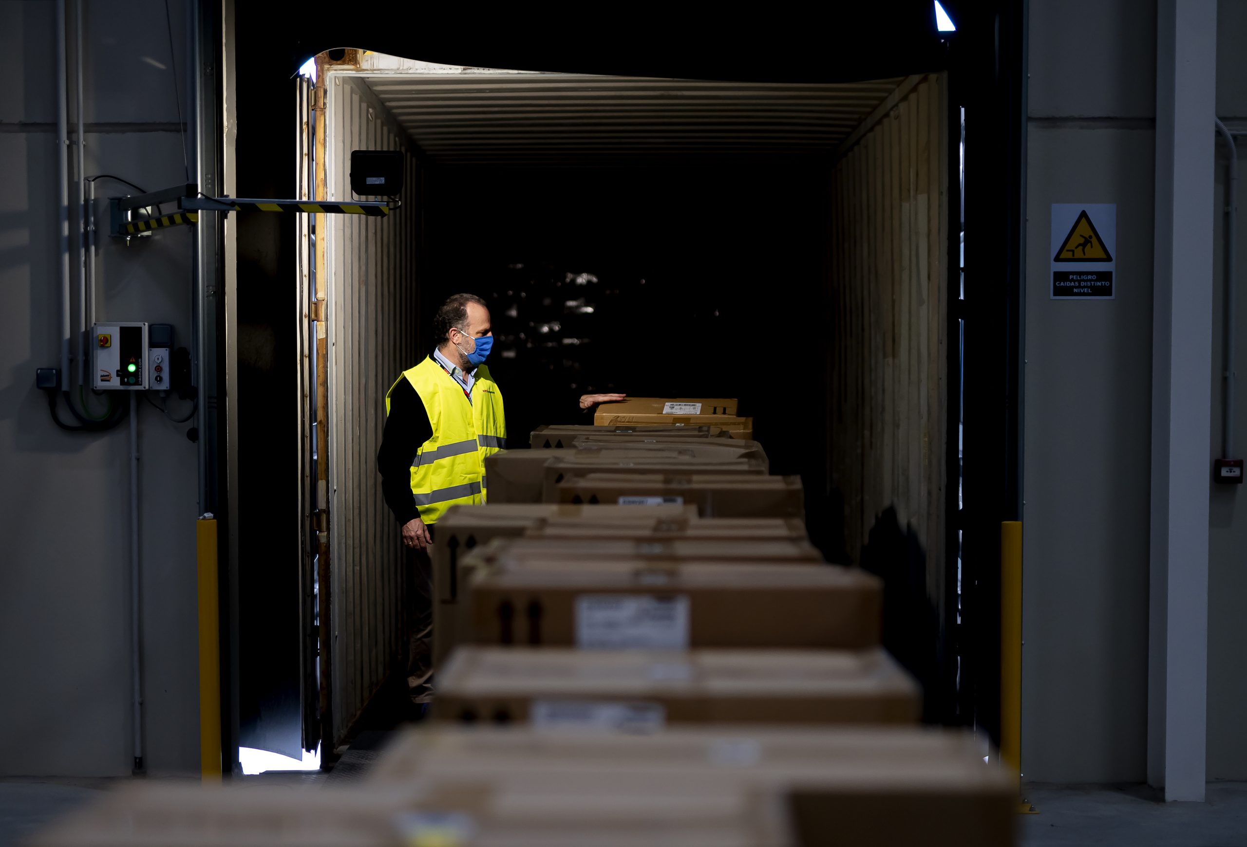 Union busting and automation: The logistics giant behind the scenes of ...