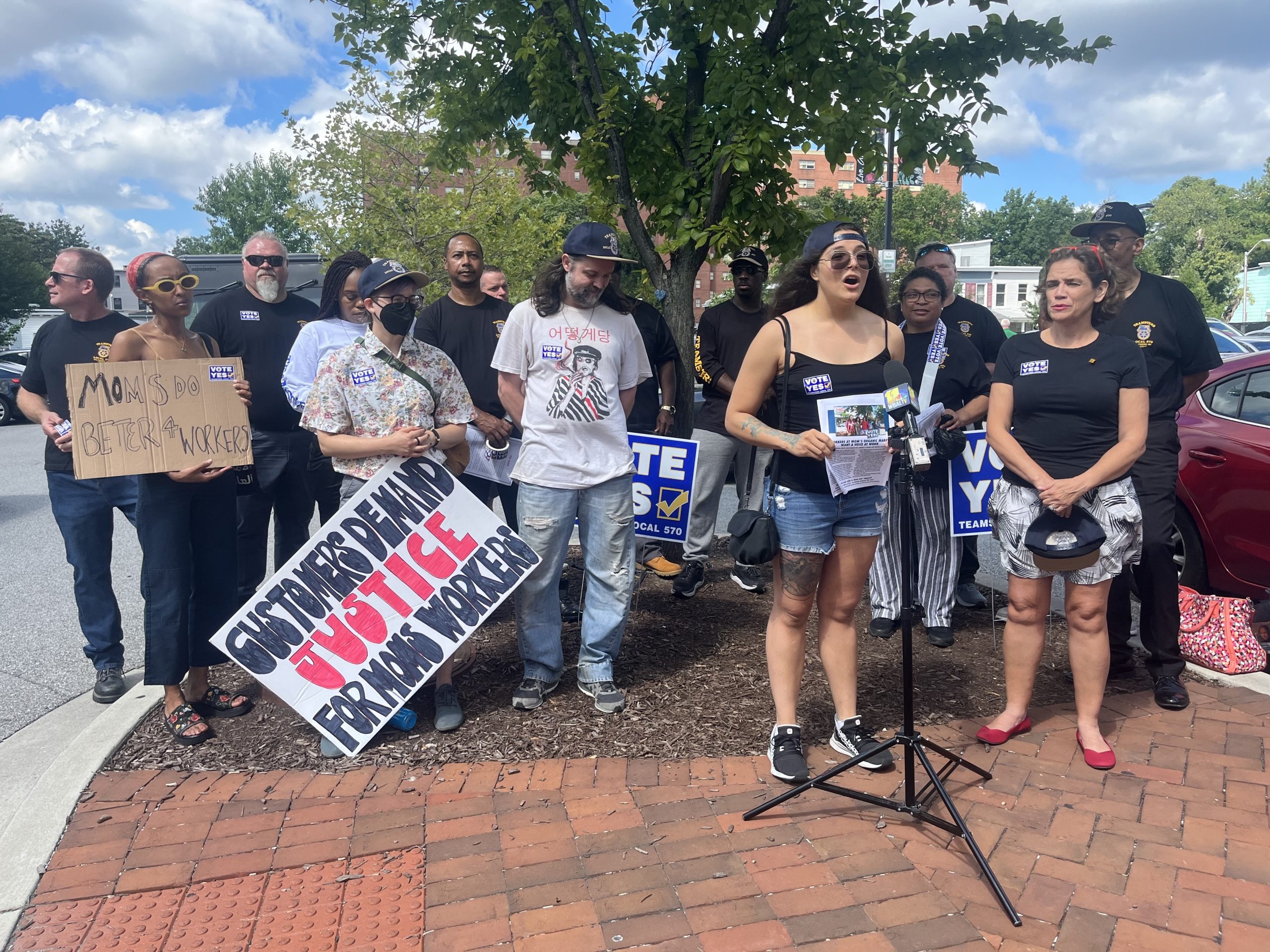 MOM's Organic Market workers vote to unionize Baltimore-area store