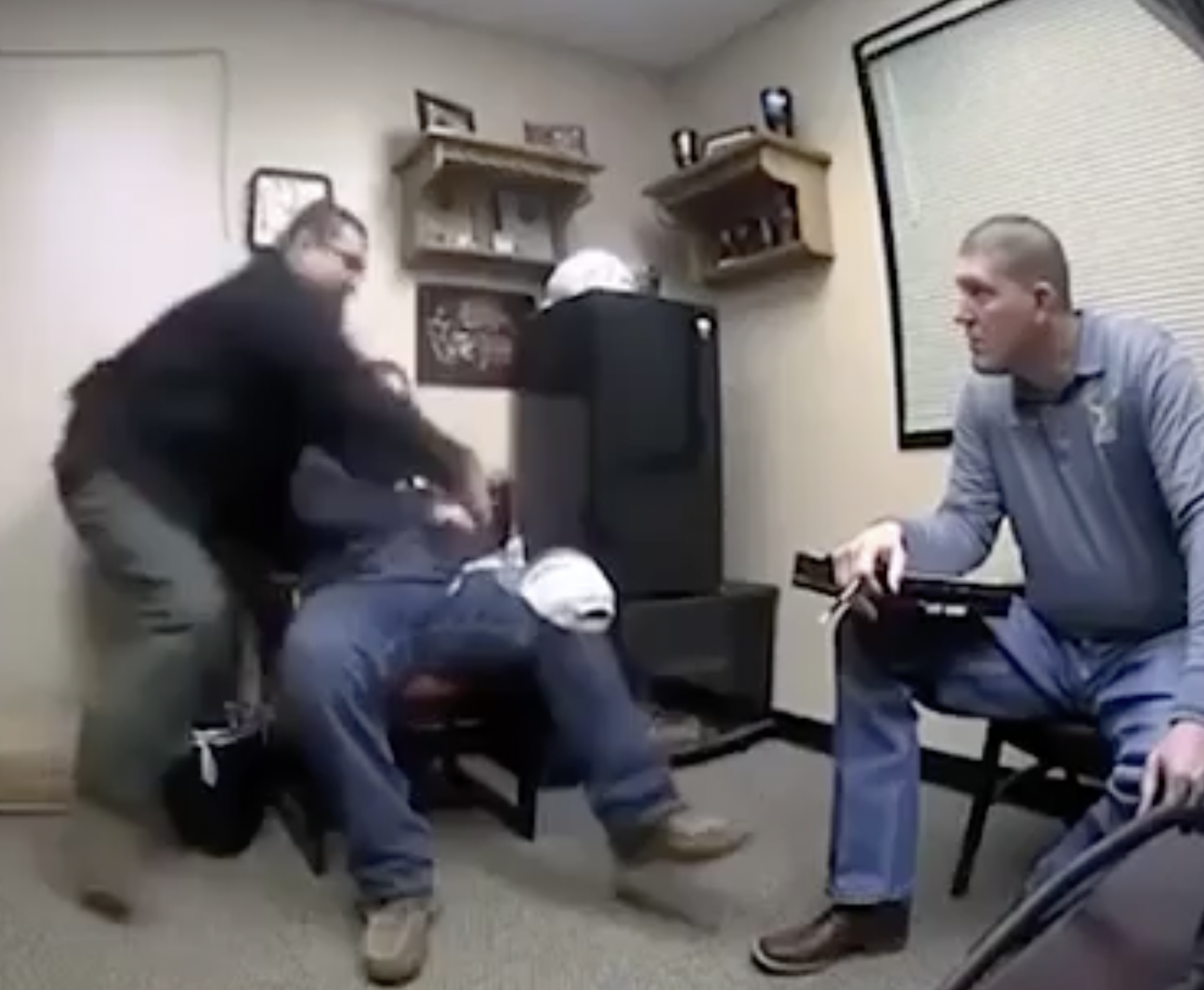 Cops tried to confiscate his phone without a warrant, things turned ...